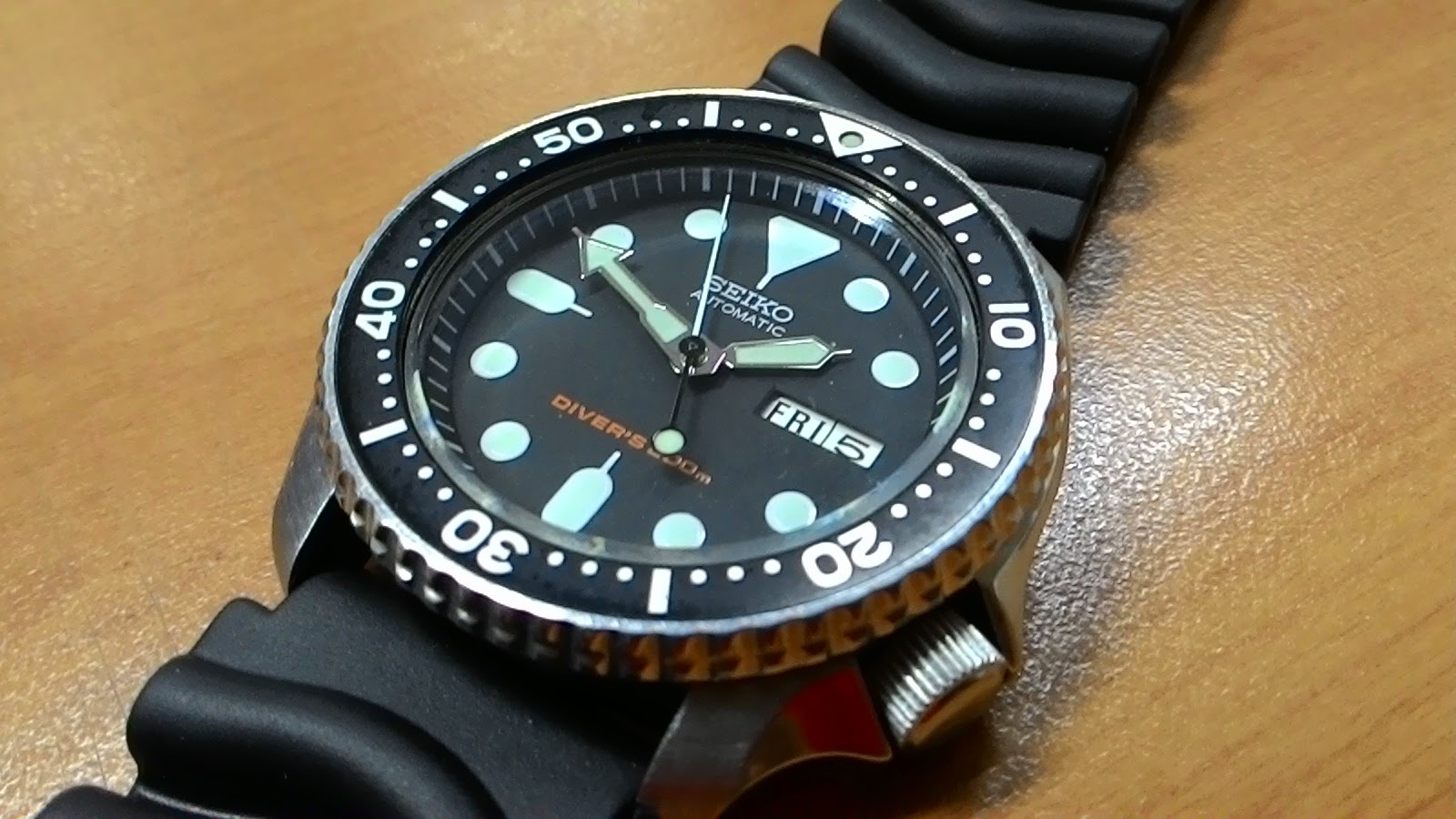 Watches Lover: [Sold] Seiko SKX007 with new Z22 wave rubber strap